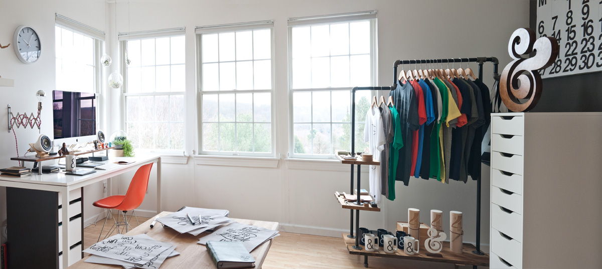 Jeff Sheldon's Desk | Desk Hunt